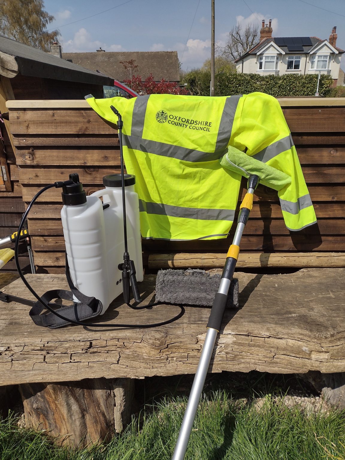 Sign Cleaning – volunteers needed – Nettlebed